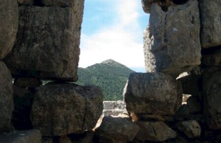 No one hates like a Greek neighbour? Athens and Boiotia in a different ...